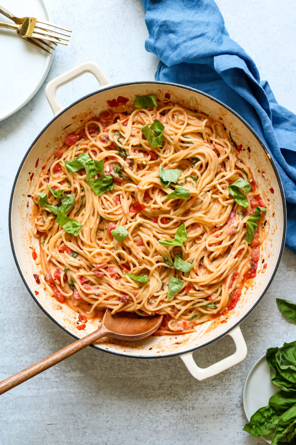 One-Pot Creamy Tomato Basil Vegan Spaghetti Recipe ️🌱| Plant Perks