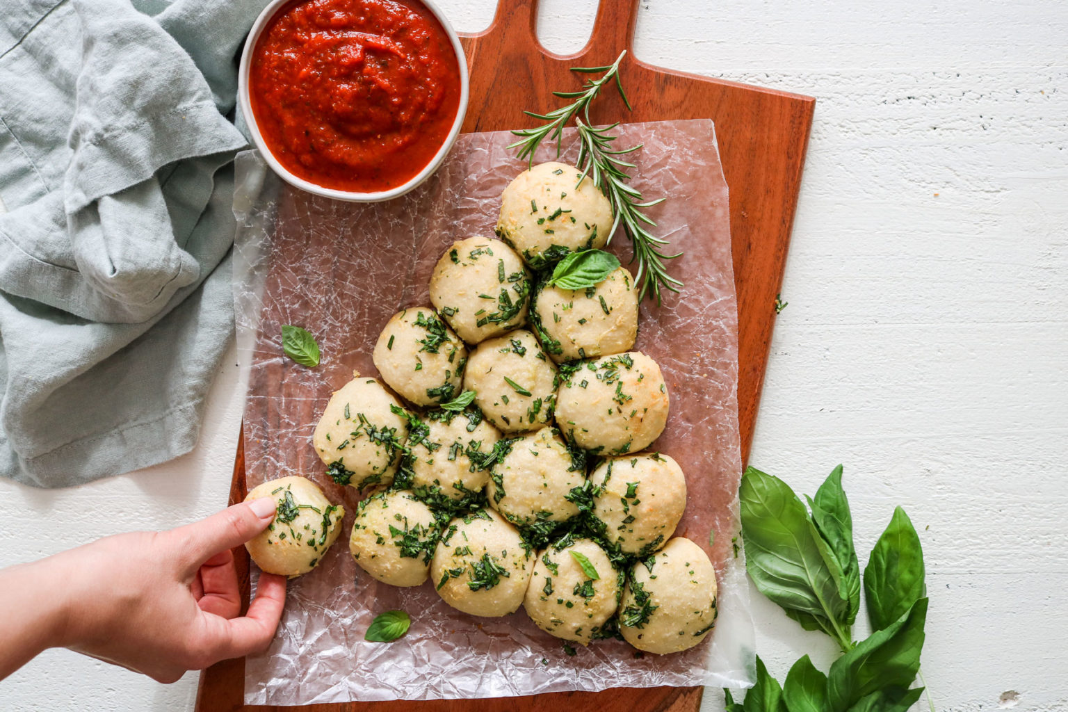 Garlic & Herb Vegan Christmas Tree Bread Recipe ️🌱| Plant Perks